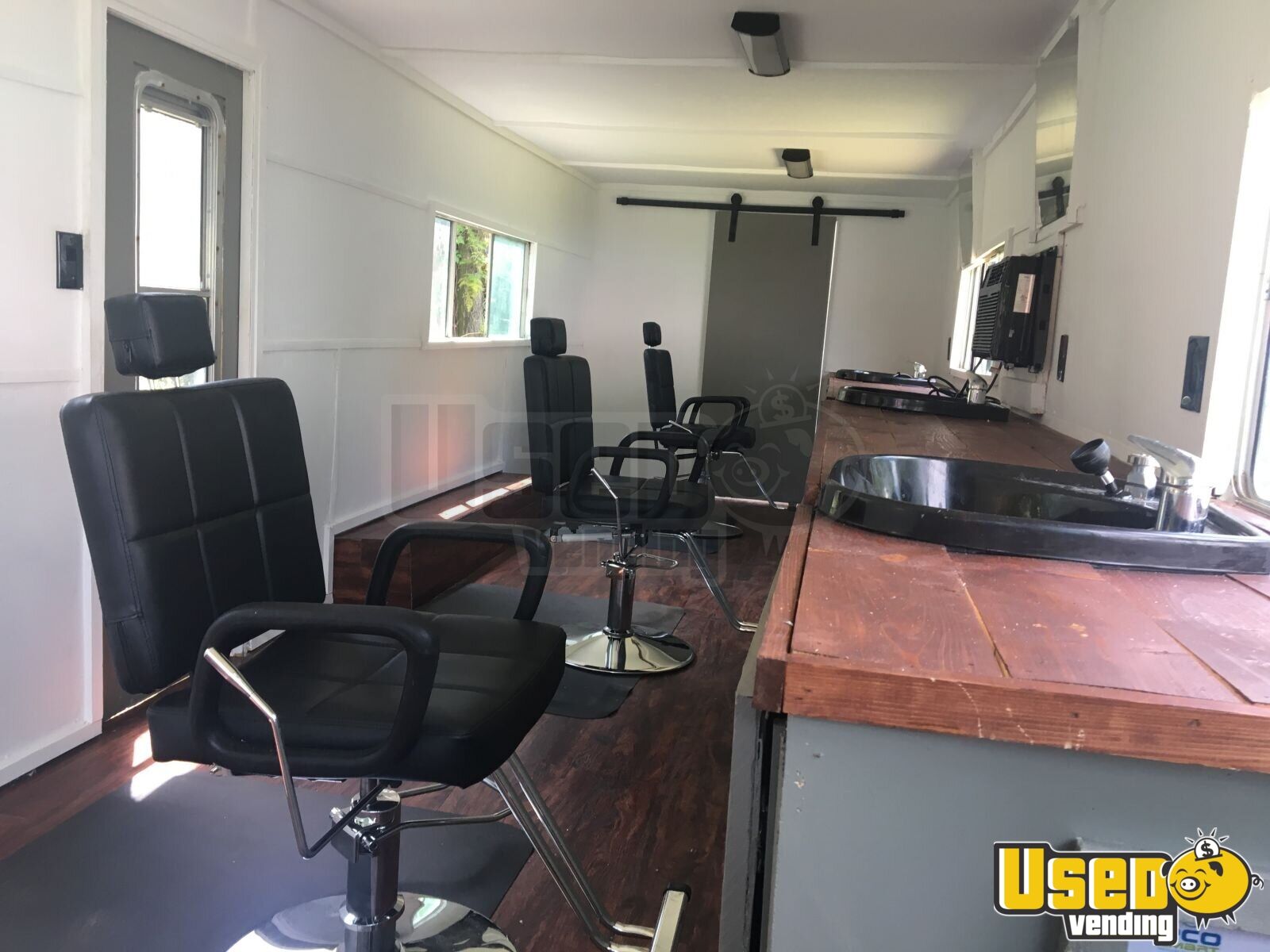 32' 1978 Holiday Rambler Vintage-Style Mobile Salon | Barbershop ...