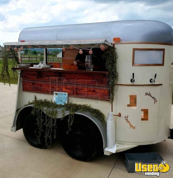 Vintage Double-Horse Bar Trailer / Mobile Beverage Trailer for Sale in ...