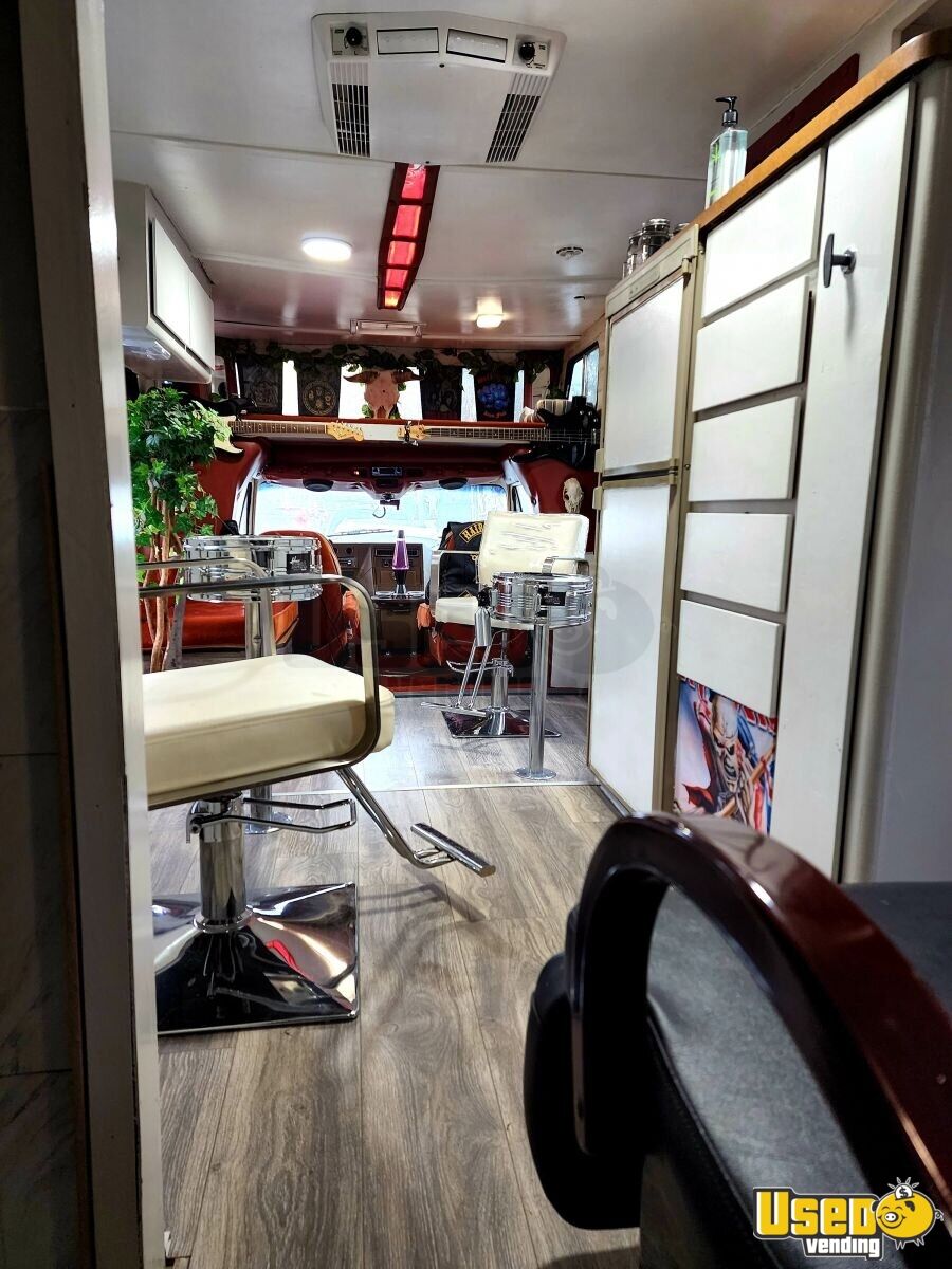Fully Renovated Chevy G30 25' Mobile Hair Salon Truck | Barbershop on ...