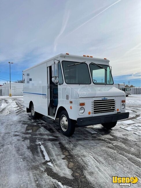 Chevrolet P-30 Empty Step Van for Mobile Business with Clean Exterior ...