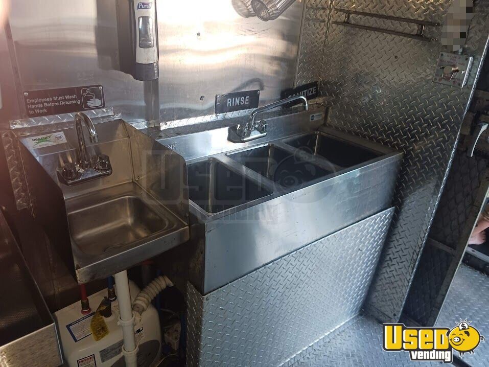Fully-Loaded Chevrolet P30 Step Van Kitchen Food Truck with Pro-Fire ...