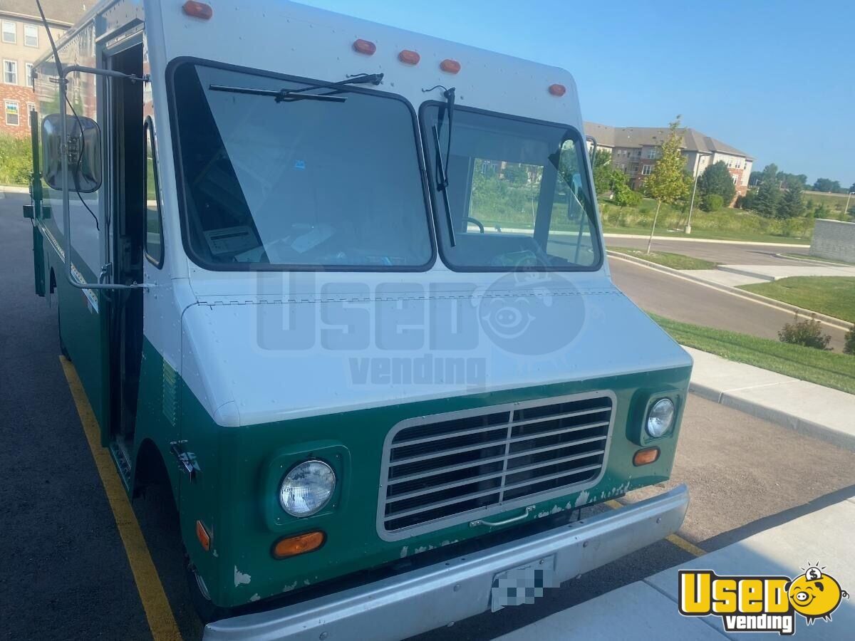 Ready to Transform GMC Diesel 22' Empty Step Van with Lift Gate for ...