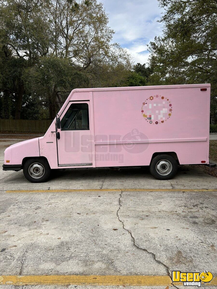 Vintage - 9.5' UMC Utilimaster Aeromate Ice Cream Truck | Mobile ...