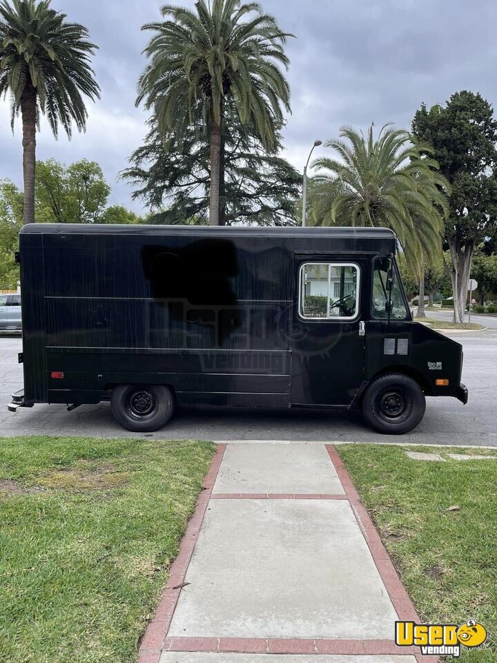 Used - Chevrolet P30 Step Van | Truck for Mobile Business for Sale in ...