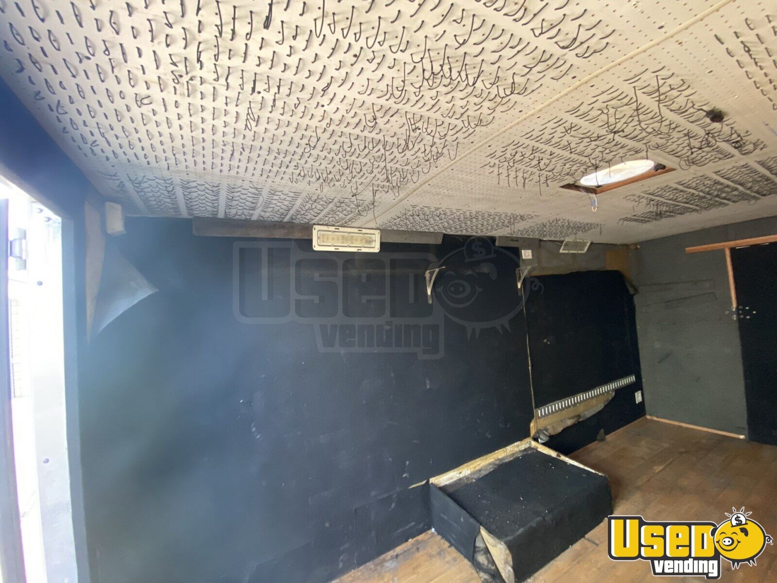 Ready to Transform - Workhorse P30 Diesel Step Van with Rear Lift Gate ...