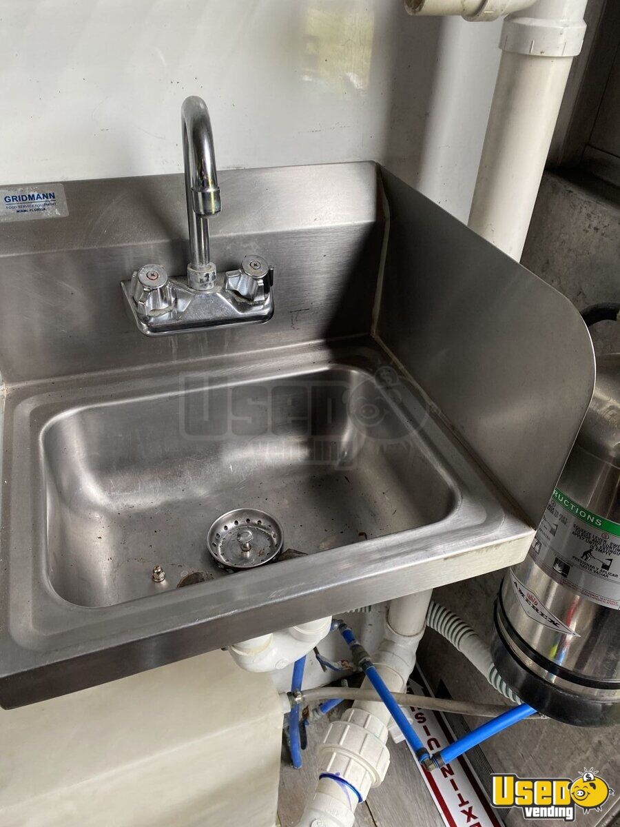 CUSTOM Gorgeous 25' Diesel Chevrolet Fully Loaded Kitchen Food Truck ...