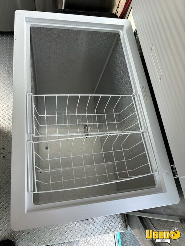 Classic & Cute GMC Workhorse Step Van Soft Serve Ice Cream Truck ...