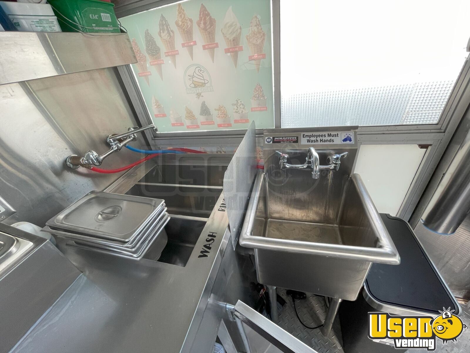 Classic & Cute GMC Workhorse Step Van Soft Serve Ice Cream Truck ...