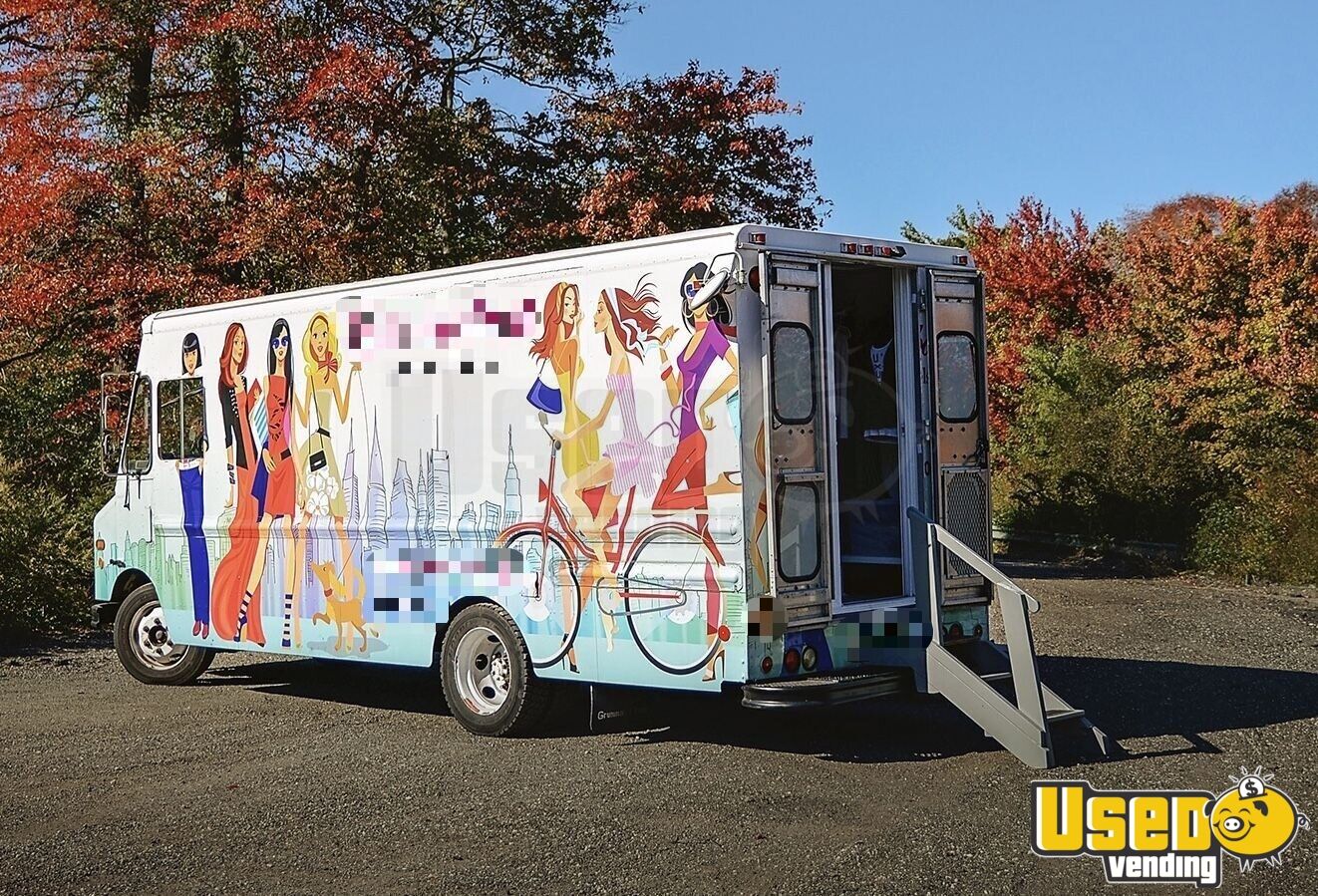 Used Freightliner MT35 Mobile Boutique-Fashion Truck | Mobile Business ...