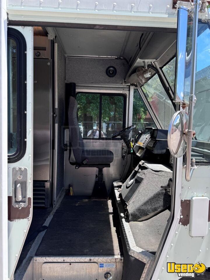 Used - GMC P3500 Step Van Diesel All-Purpose Food Truck for Sale in ...