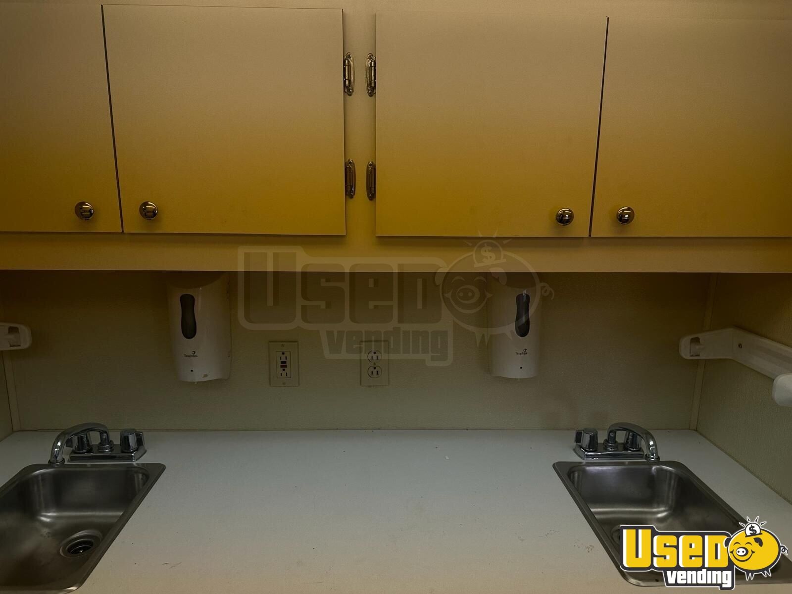 1998 Blue Bird Shell TC2000 Mobile Clinic Bus with Bathroom and 2000 ...