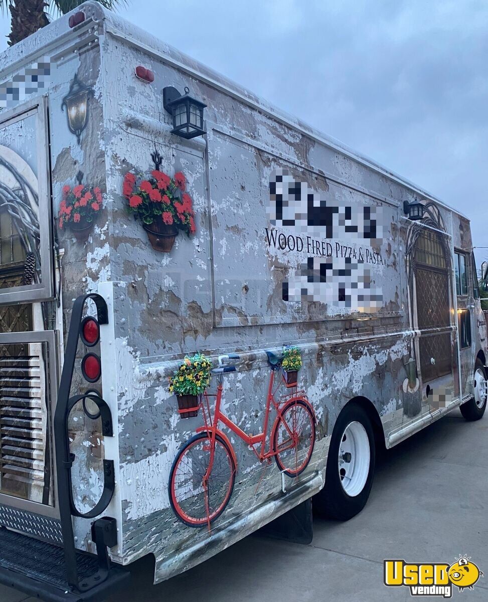 Used International P100 Step Van Wood-Fired Pizza Truck for Sale in Arizona
