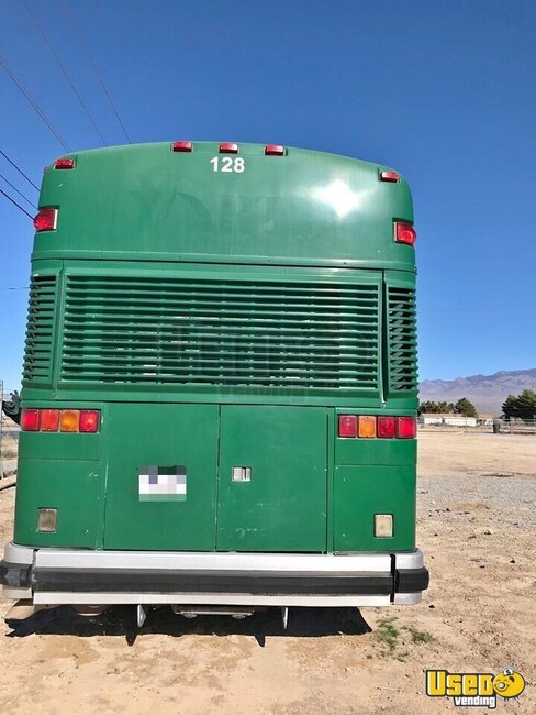1999 - 45' Detroit Diesel MCI Coach Bus | Passenger Bus with Bathroom ...