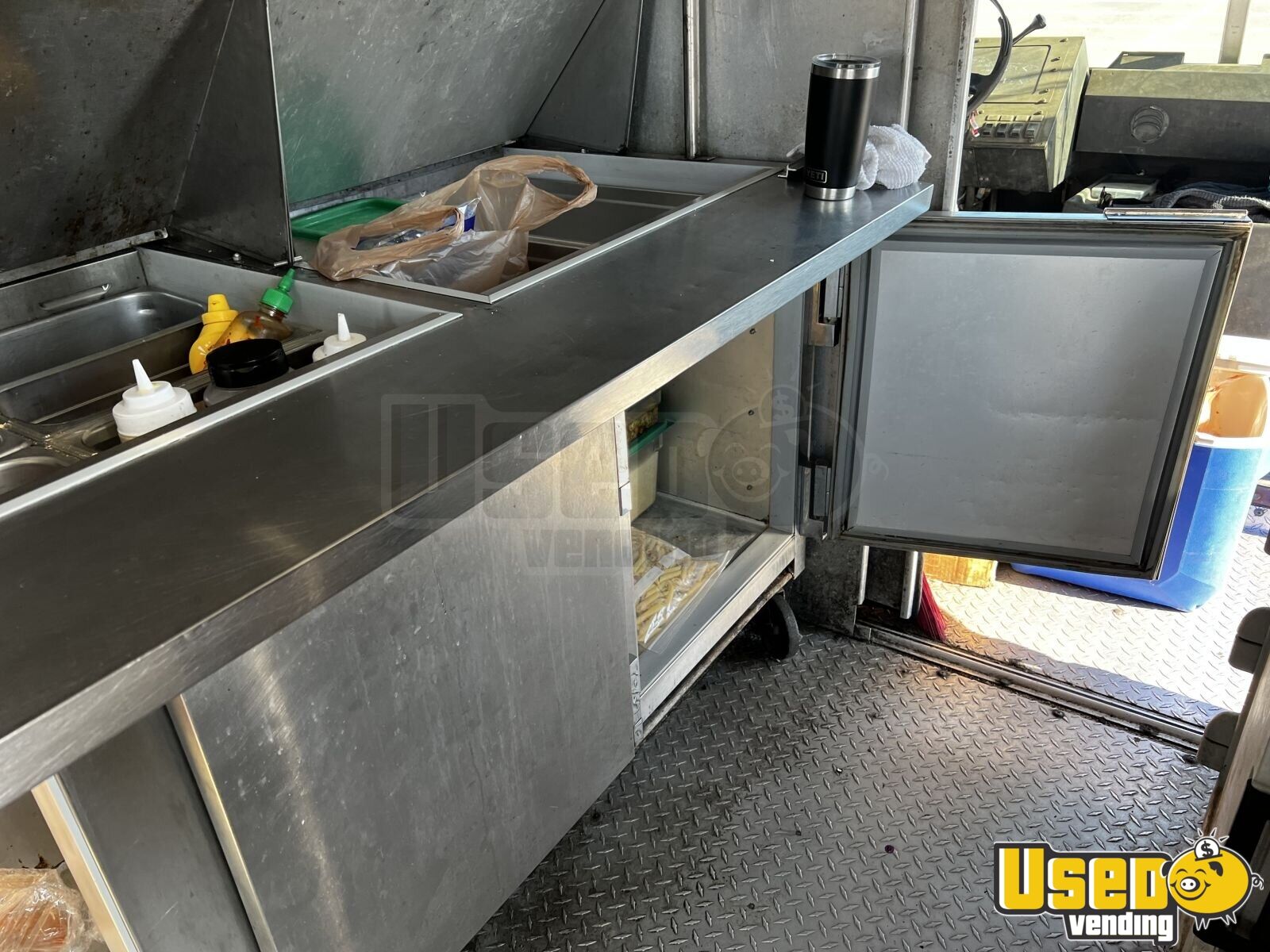 Preowned - 2000 Workhorse All-Purpose Food Truck | Mobile Food Unit for ...