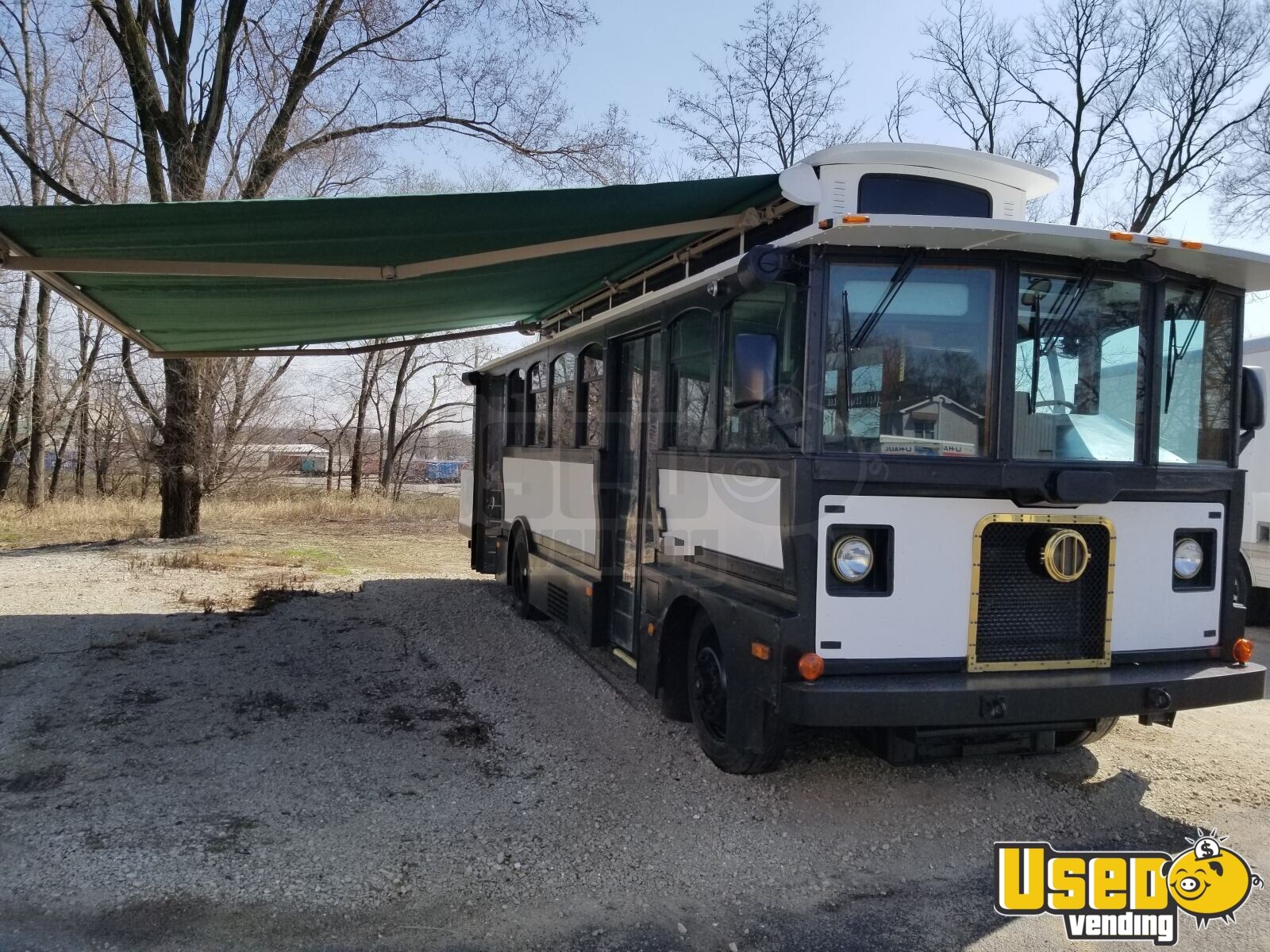 2000 Chance Coach AH-28 33' Trolley Catering and All-purpose Food Bus ...