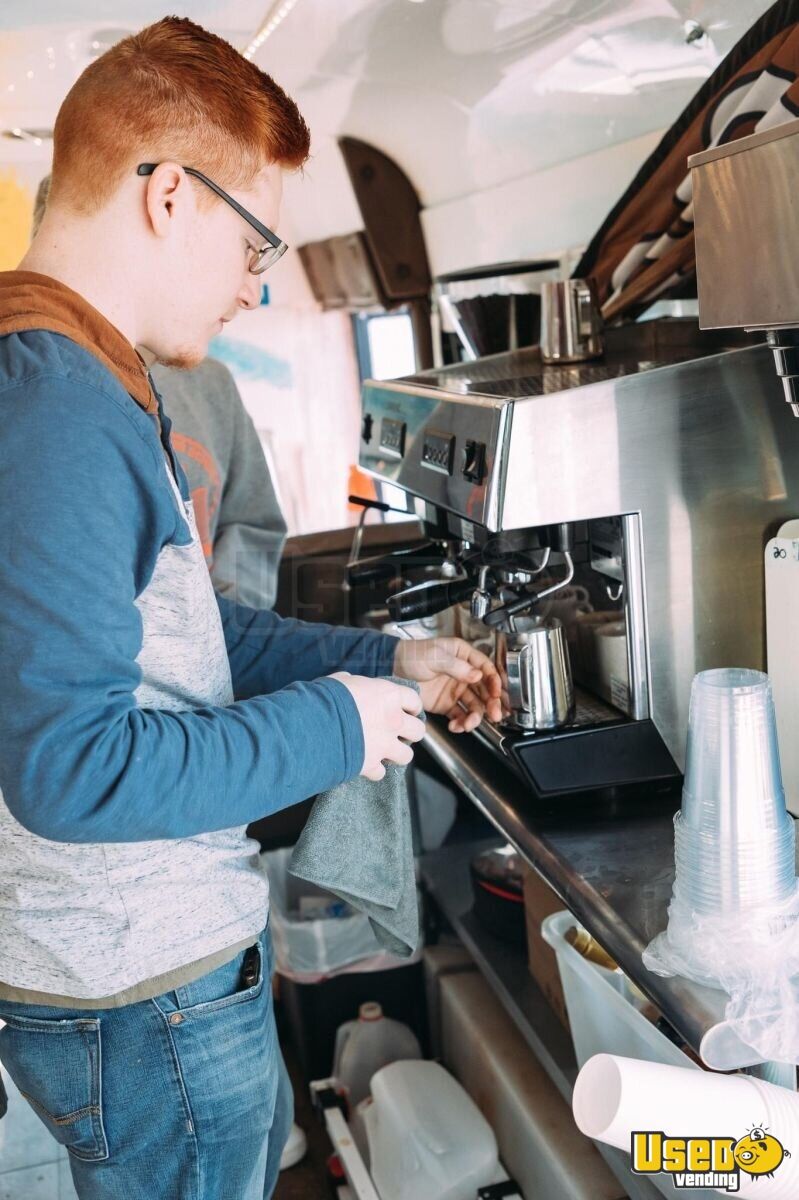 Well Equipped - 2000 19' Ford E450 Coffee-Espresso Truck for Sale in ...