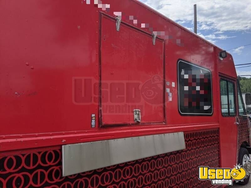 2000 25.2' Freightliner MT35 Diesel Food Truck | Used Mobile Kitchen ...
