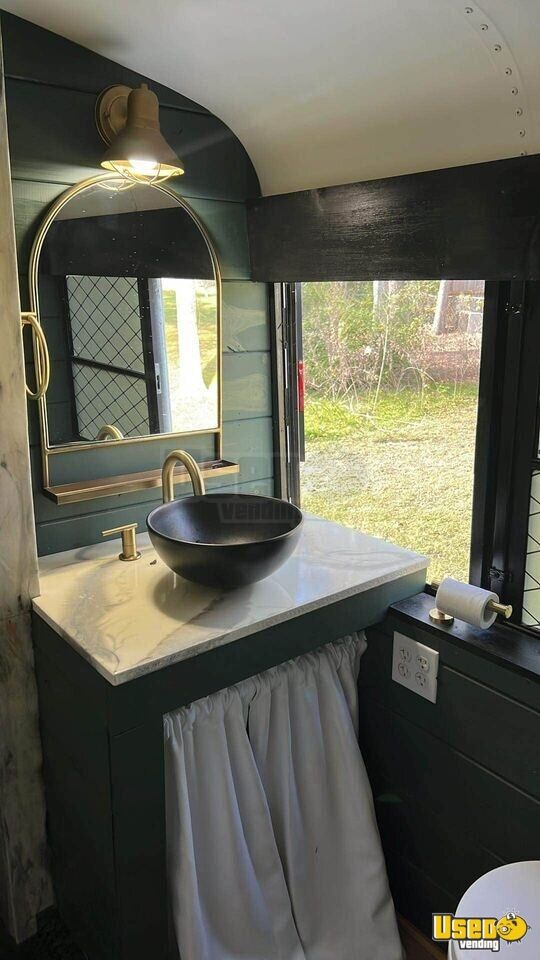 Beautifully Built - 2001 Blue Bird Thomas Skoolie Bus | Luxury Mobile ...