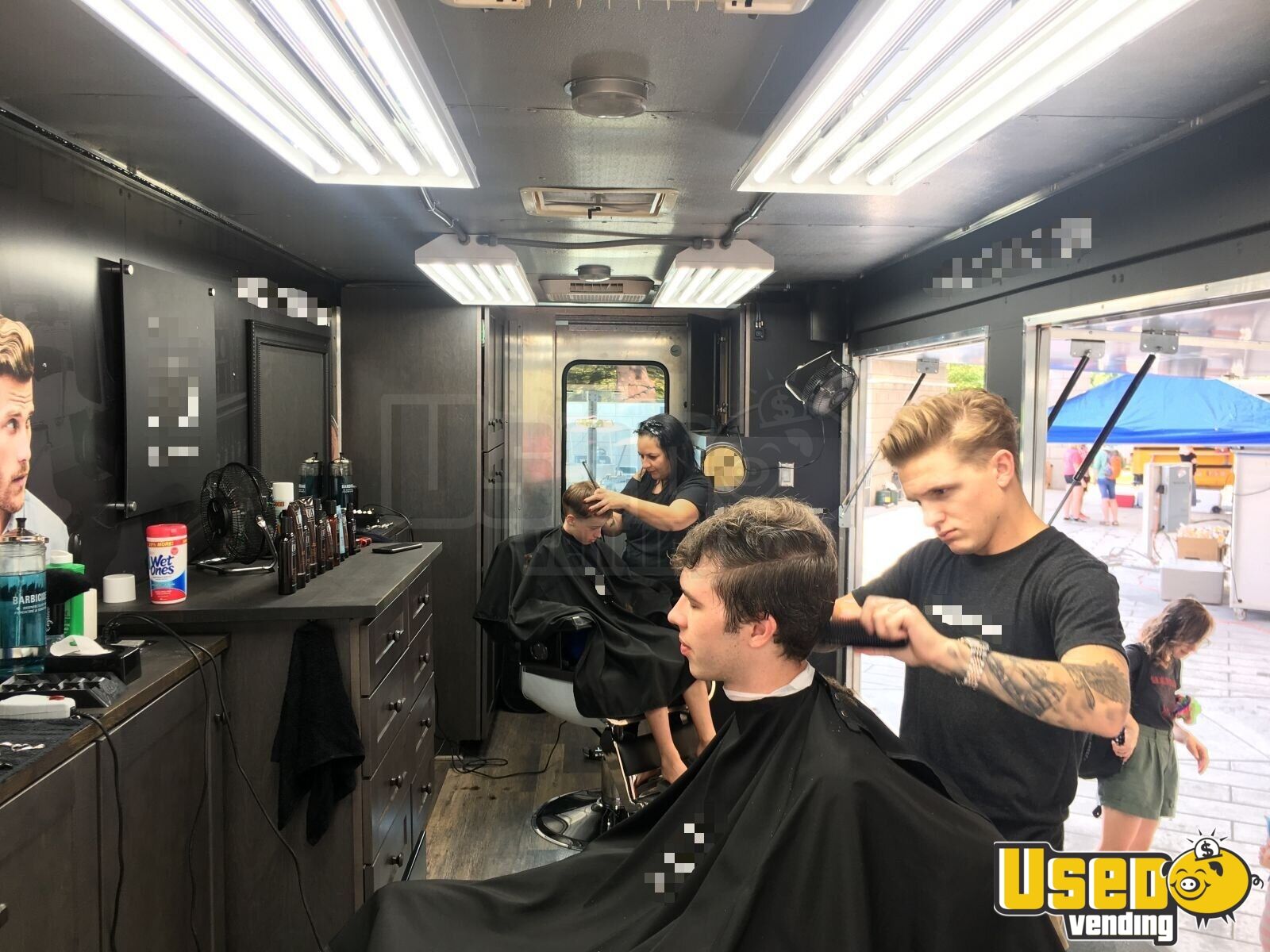 2002 Ford E-450 Utilimaster Step Van Mobile Barbershop Truck for Sale ...