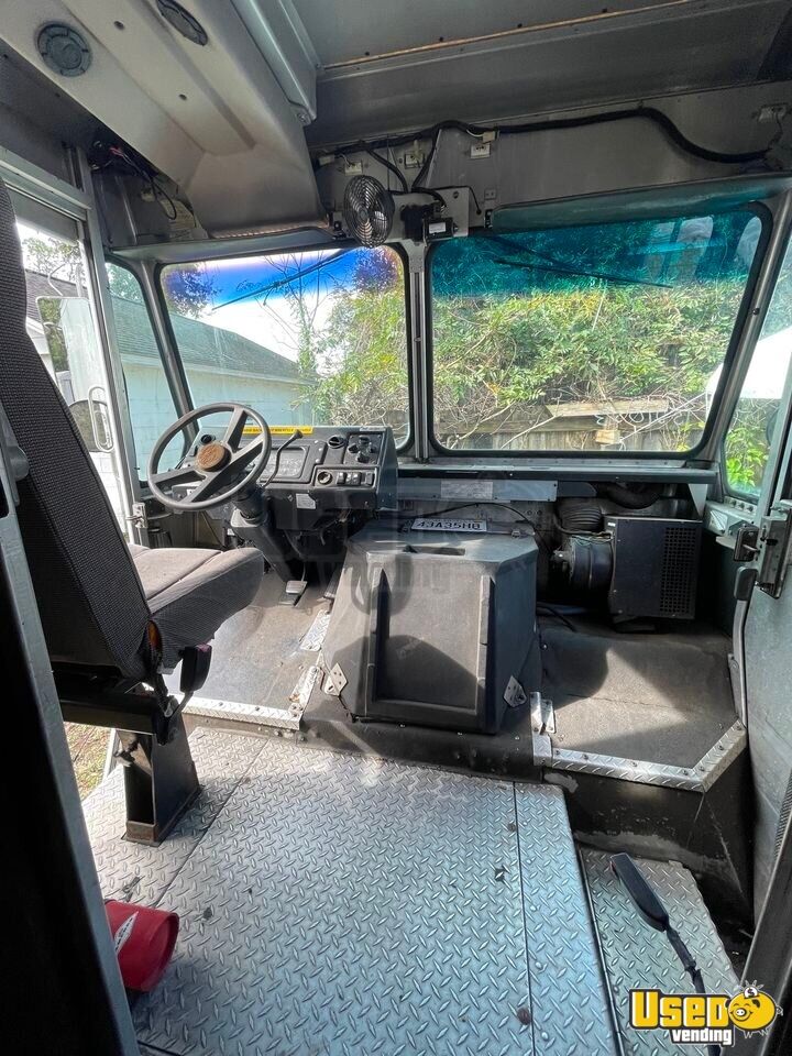 2002 Chevrolet Workhorse Step Van | Used Step Van with Rear Lift for ...