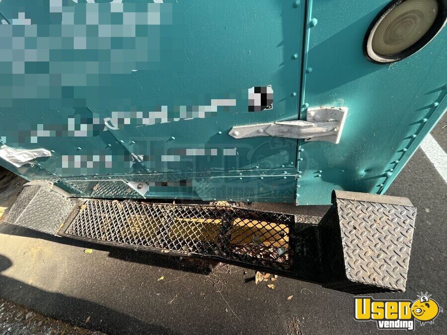 Beautiful 2002 Chevrolet Workhorse Mobile Clothing Boutique | Fashion ...