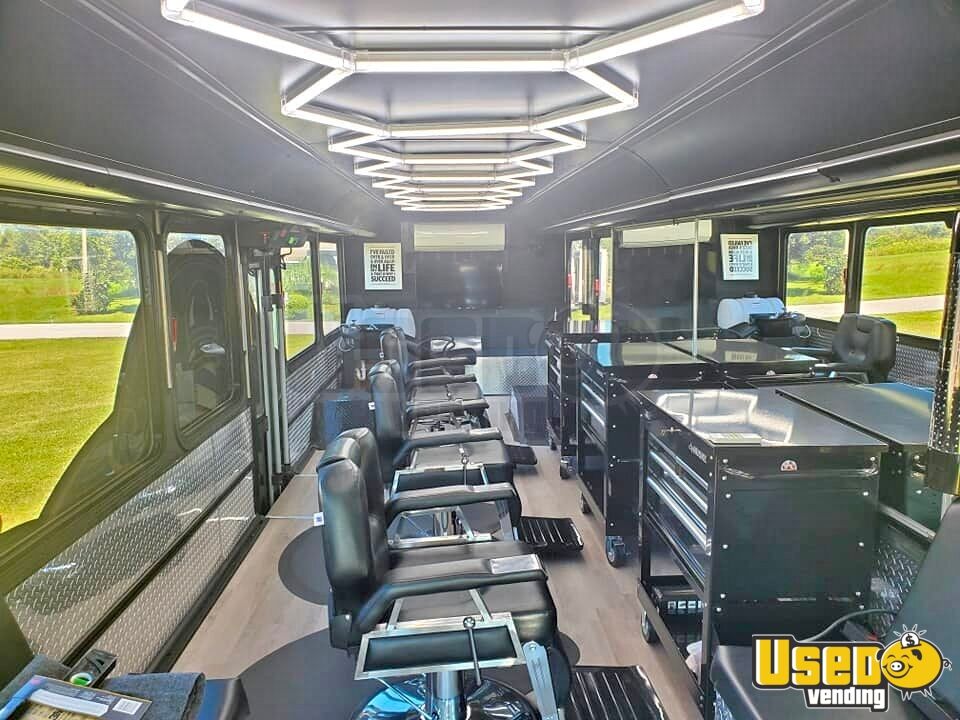 2003 - Mobile Hair Salon Bus/ Mobile Barbershop Trucks for Sale in Florida