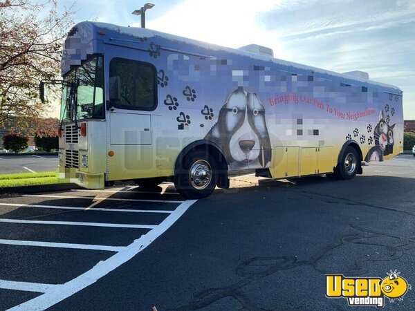 2003 Thomas Transit Bus Mobile Pet Grooming| Veterinary Pet Care Truck ...
