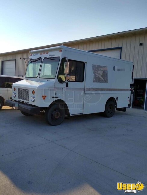 Ready to Transform - 2003 Workhorse Diesel Step Van with Lift Gate for ...