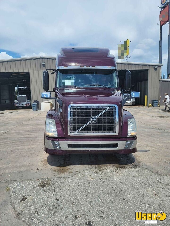 Ready to Work - 2005 Volvo VNL 780 Sleeper Cab Semi Truck for Sale in Texas