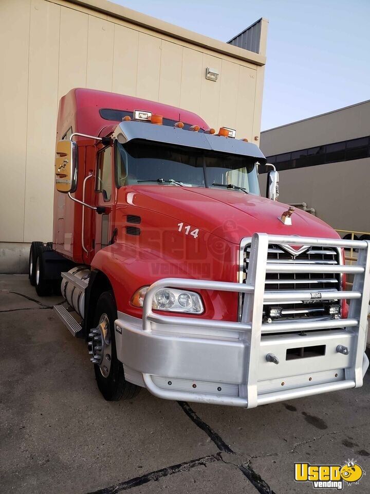 2006 Mack 613 Sleeper Cab Semi Truck | Conventional Sleeper Truck for ...
