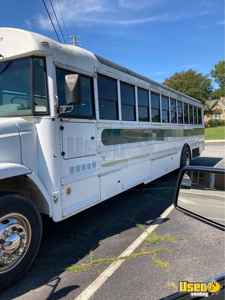 Low Mileage - 2007 Freightliner Thomas Chassis Shuttle Bus with ...