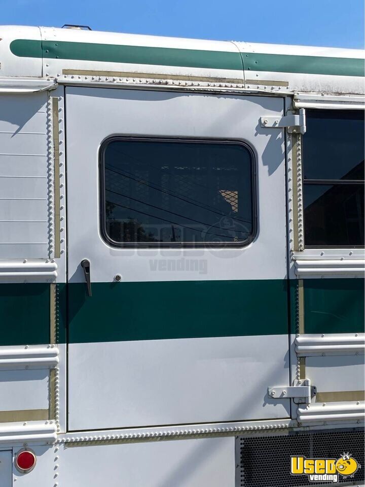 Low Mileage - 2007 Freightliner Thomas Chassis Shuttle Bus with ...