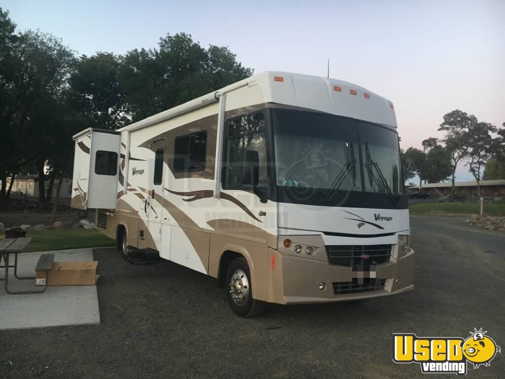 Ready to Roll - 32' 2008 Winnebago Voyage 32H Class A RV Skoolie Bus ...