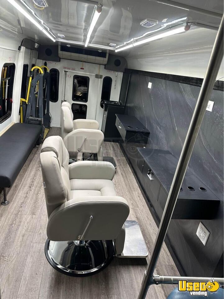 2008 Ford E-450 Mobile Barbershop Truck | Mobile Salon Truck with ...