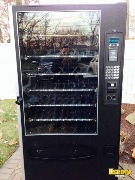 2008 Wittern Full Size Electronic | Snack Vending Machine