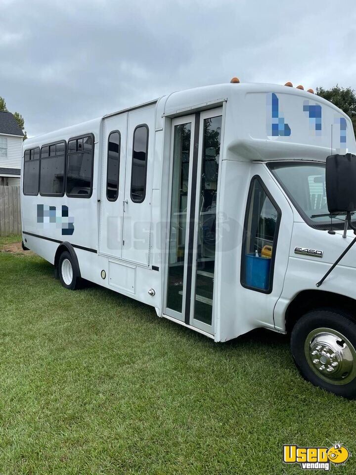 2009 Ford Econoline Shuttle Bus | Transit Bus with Handicap Access for ...