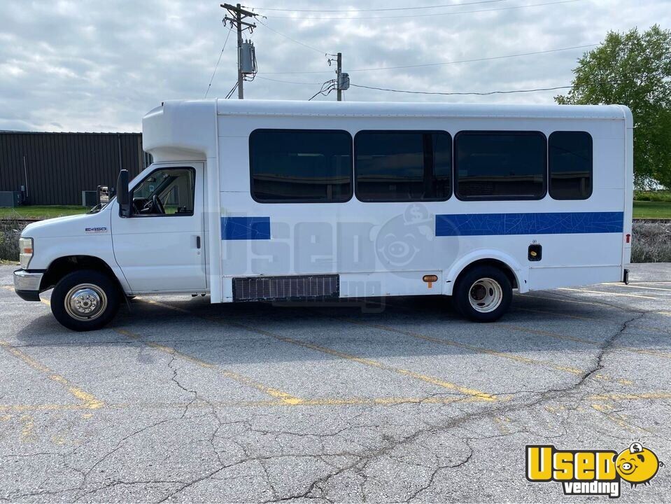 2010 Ford E-450 Super Duty Passenger Shuttle Bus with Wheelchair Lift ...