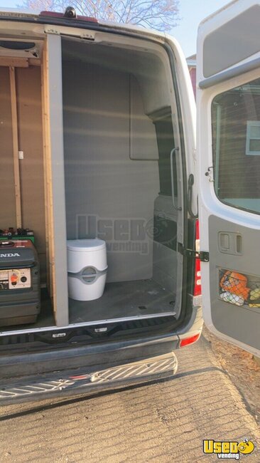 2010 - 19' Mercedes Benz Diesel Sprinter Mobile Barbershop Van for Sale ...