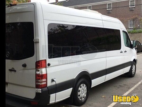 2010 - 19' Mercedes Benz Diesel Sprinter Mobile Barbershop Van for Sale ...