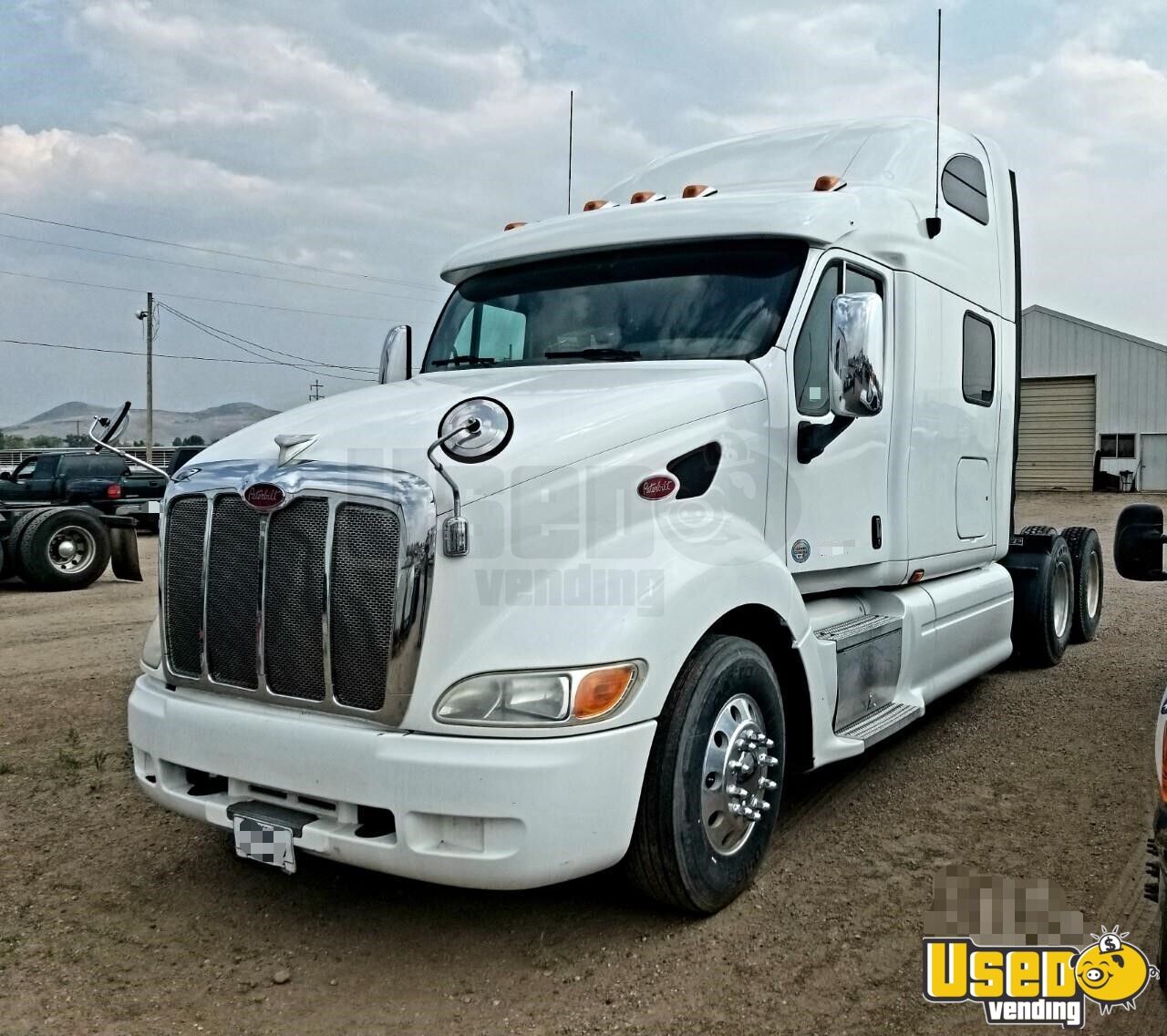 2011 Peterbilt 387 Sleeper Cab Semi Truck 425hp Cummins ISX 15 for Sale in Colorado