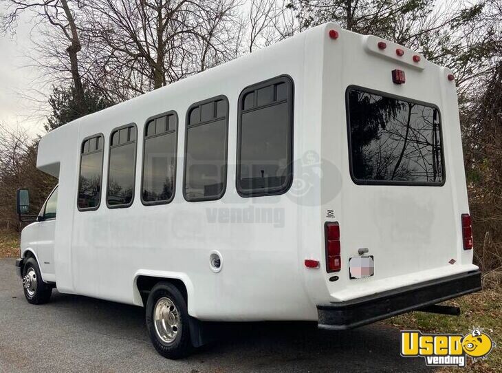 Well Maintained - 2012 Chevrolet Express Cutaway 21 Passenger Shuttle ...