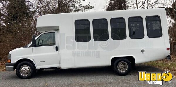 Well Maintained - 2012 Chevrolet Express Cutaway 21 Passenger Shuttle ...