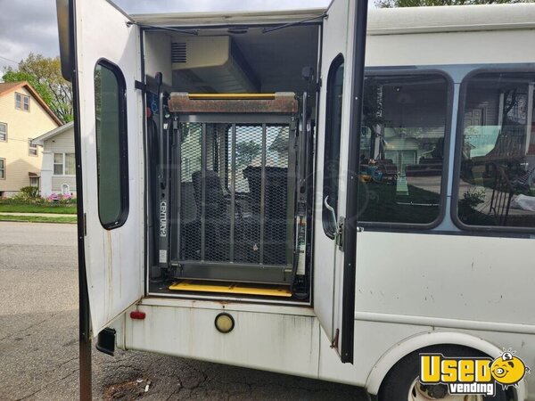 2012 Ford F450 Super Duty Shuttle Bus with Wheelchair Lift for Sale in ...