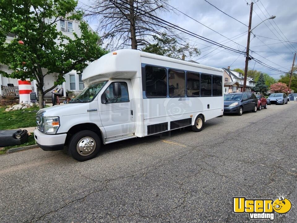 2012 Ford F450 Super Duty Shuttle Bus with Wheelchair Lift for Sale in ...