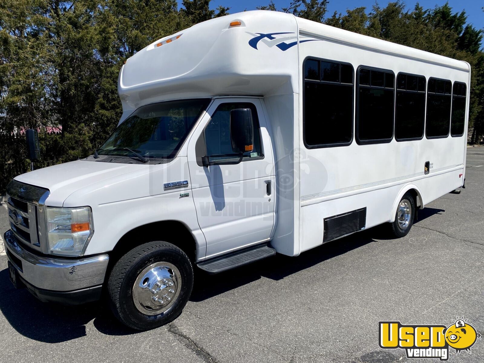 2014 Ford E350 Non CDL Shuttle Bus with Wheelchair Lift for Sale in New ...
