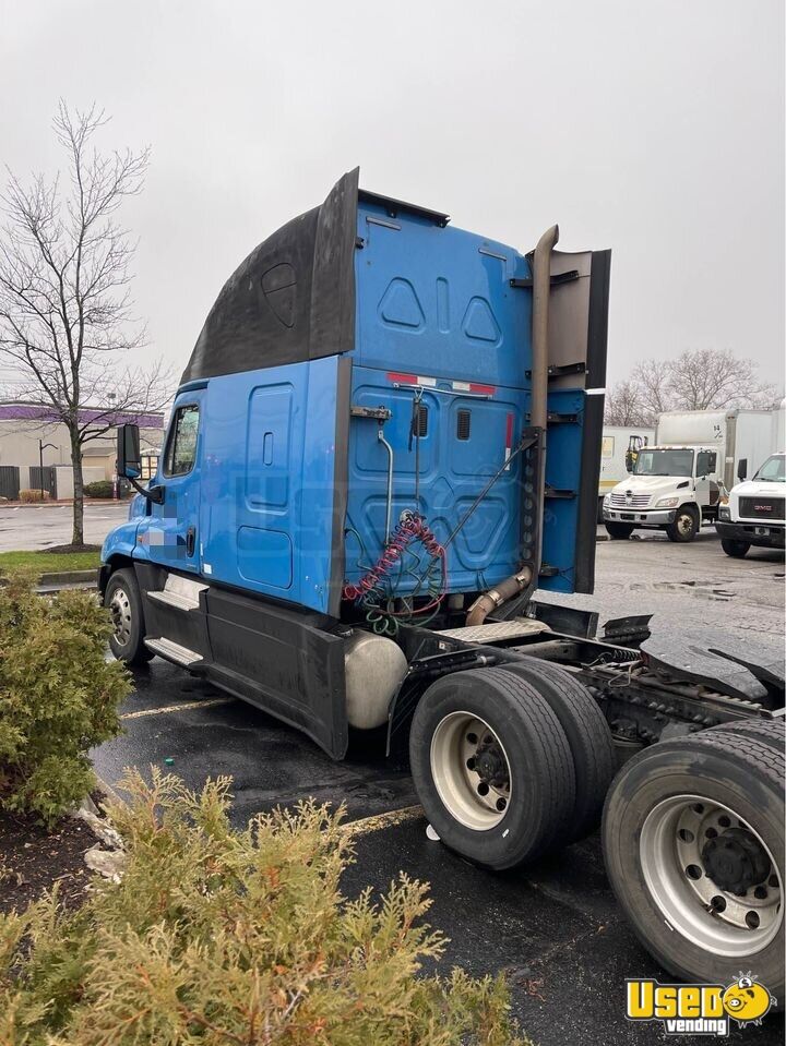 Used - 2015 Freightliner Cascadia 450HP Sleeper Cab Semi Truck for Sale ...