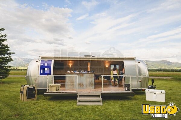 2015 30’ Custom Airstream Classic Mobile Retail Store | Event Trailer ...