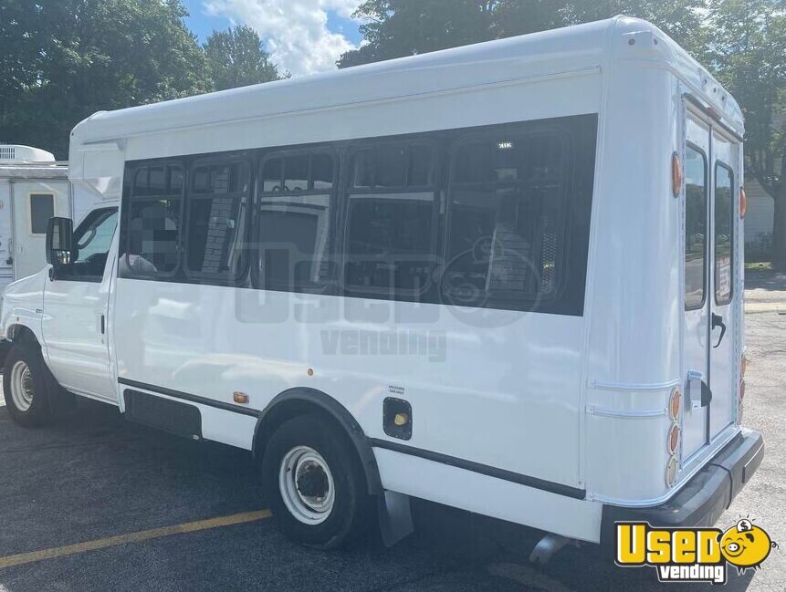 Used 2016 Ford Econoline Shuttle Bus with Wheelchair Lift for Sale in ...