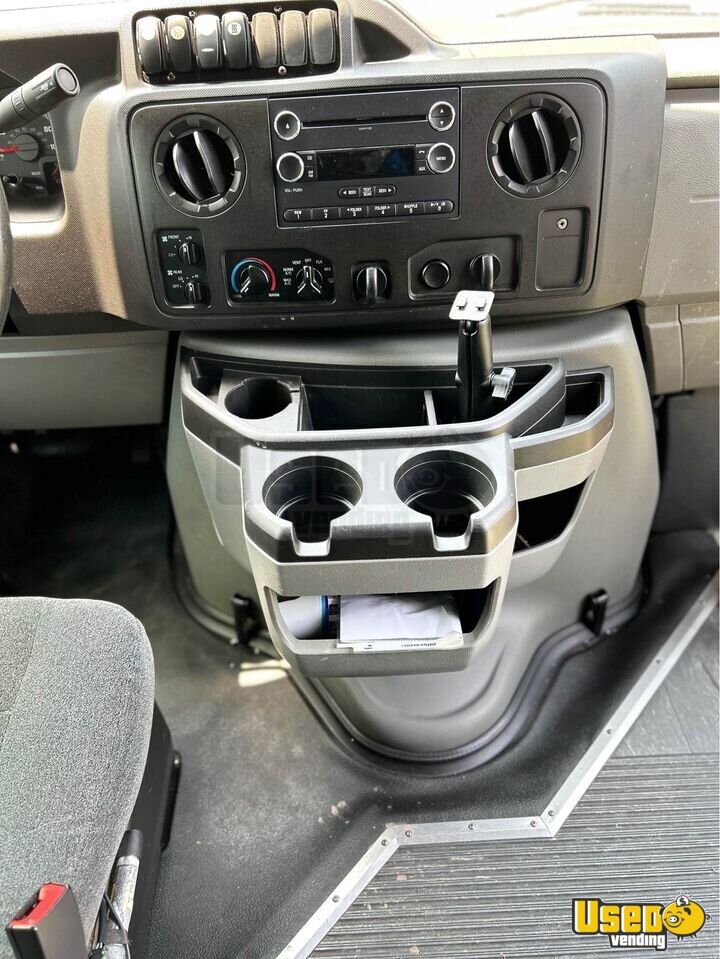 2017 Ford E-450 Super Duty Cutaway 24-Seater Shuttle Bus for Sale in Texas