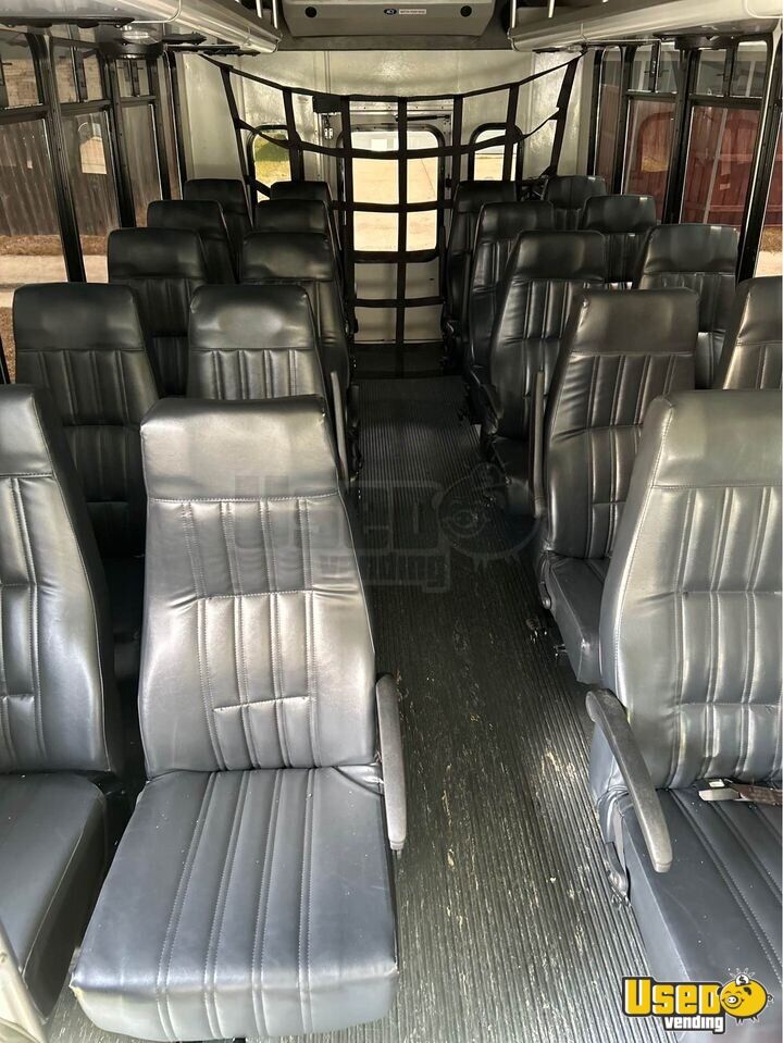 2017 Ford E-450 Super Duty Cutaway 24-Seater Shuttle Bus for Sale in Texas